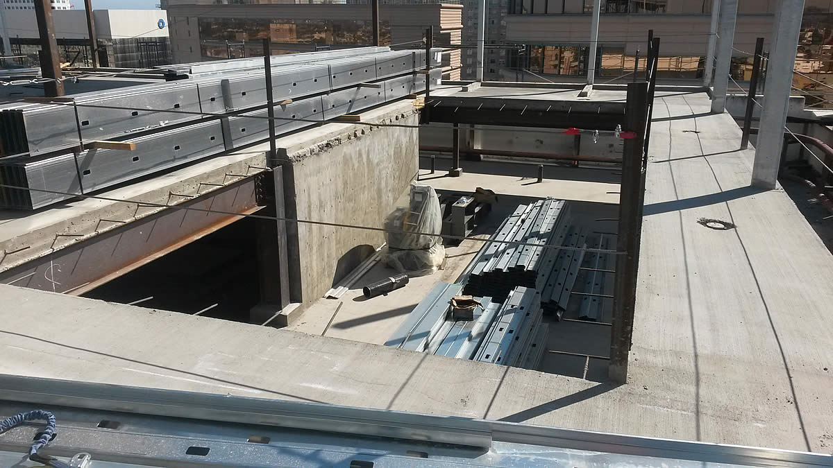 Edison Lofts Rooftop Pool - Construction - Stainless Aquatics ...